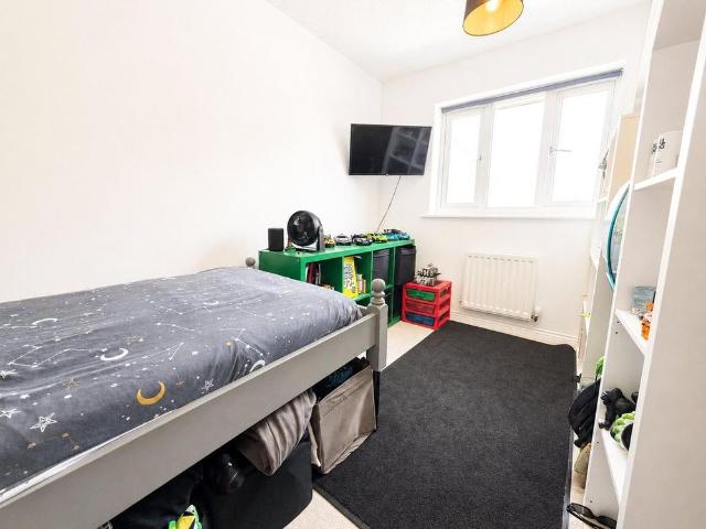 2 bedroom end of terrace house to rent