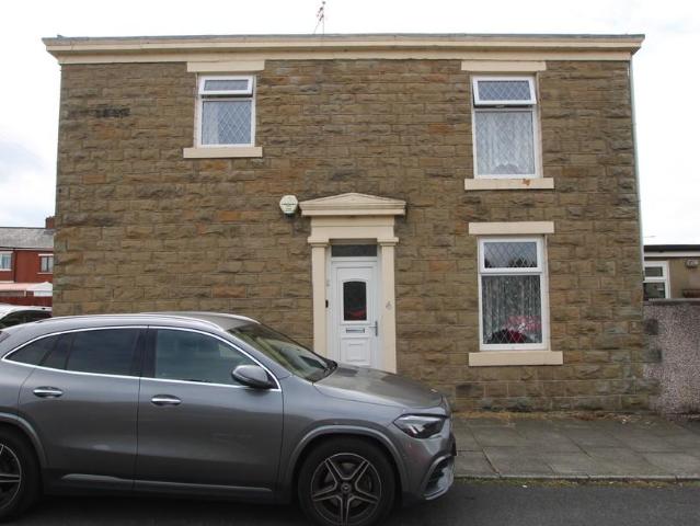 2 bedroom end of terrace house to rent