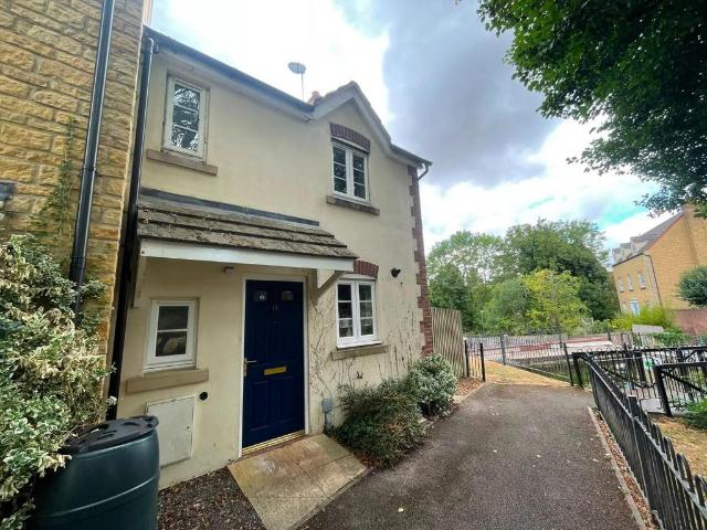 2 bedroom end of terrace house to rent
