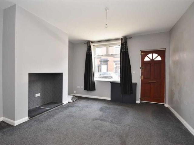 2 bedroom end of terrace house to rent