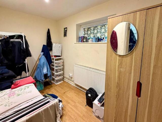 2 bedroom end of terrace house to rent