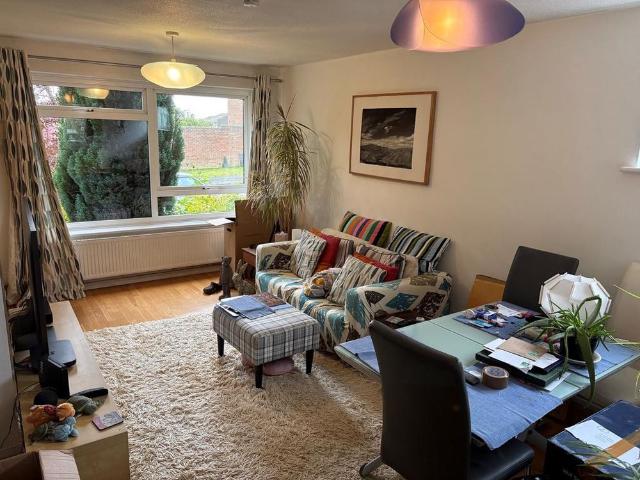2 bedroom end of terrace house to rent