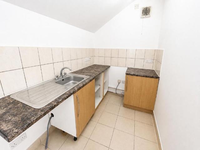 2 bedroom end of terrace house to rent