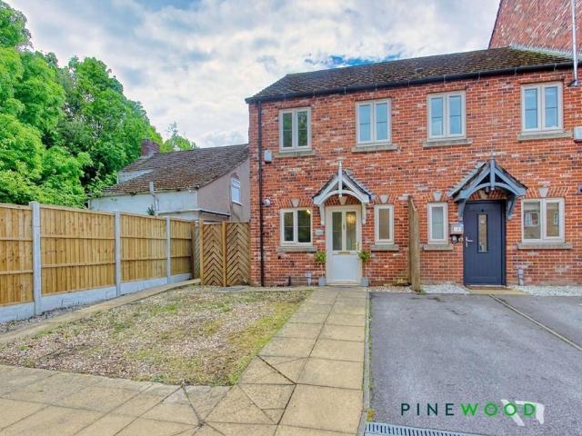 2 bedroom end of terrace house to rent