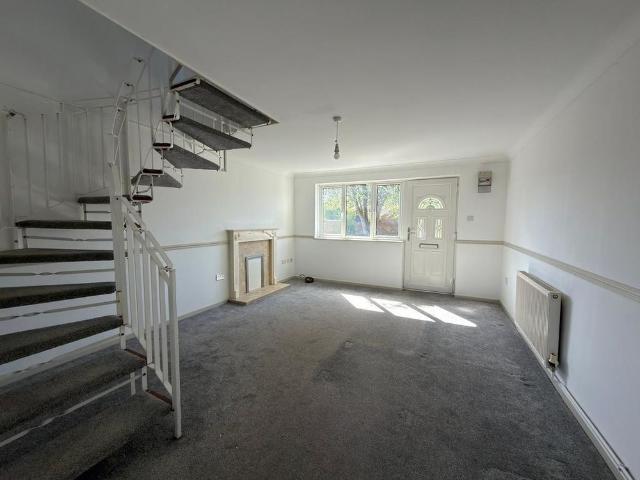 2 bedroom end of terrace house to rent