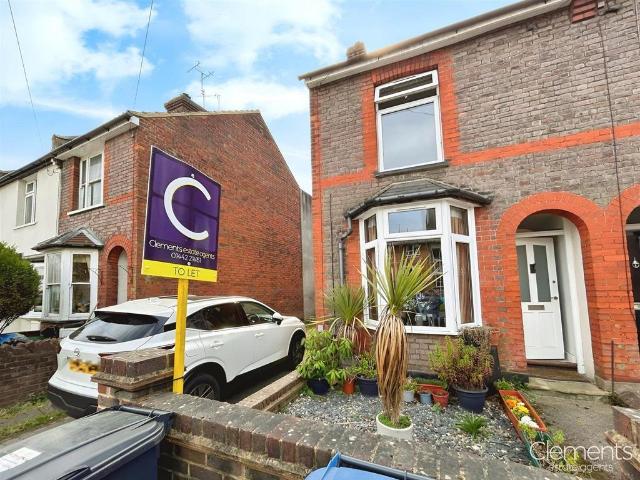 2 bedroom end of terrace house to rent
