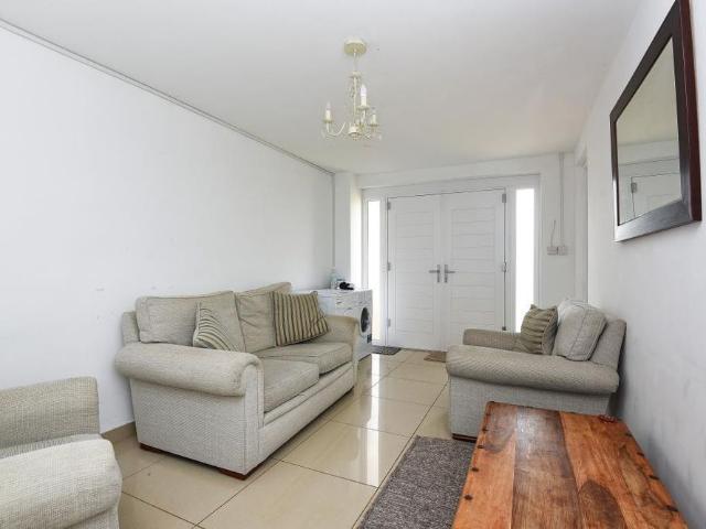 2 bedroom end of terrace house to rent