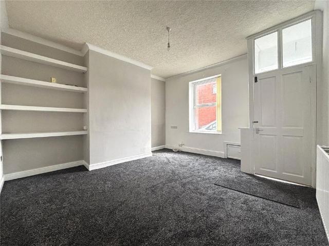 2 bedroom end of terrace house to rent