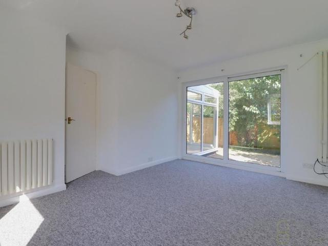 2 bedroom end of terrace house to rent