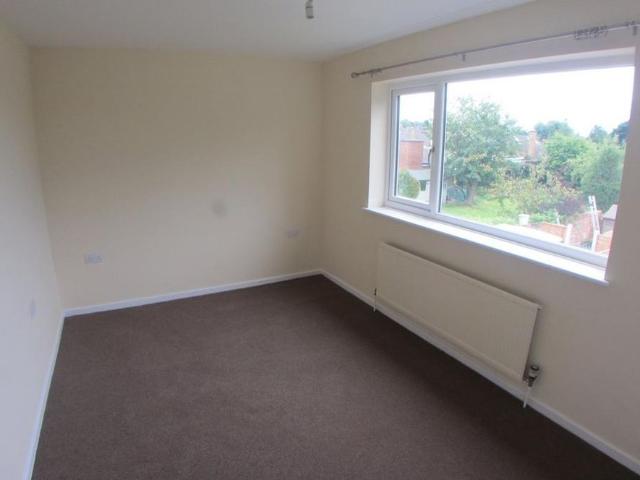 2 bedroom end of terrace house to rent