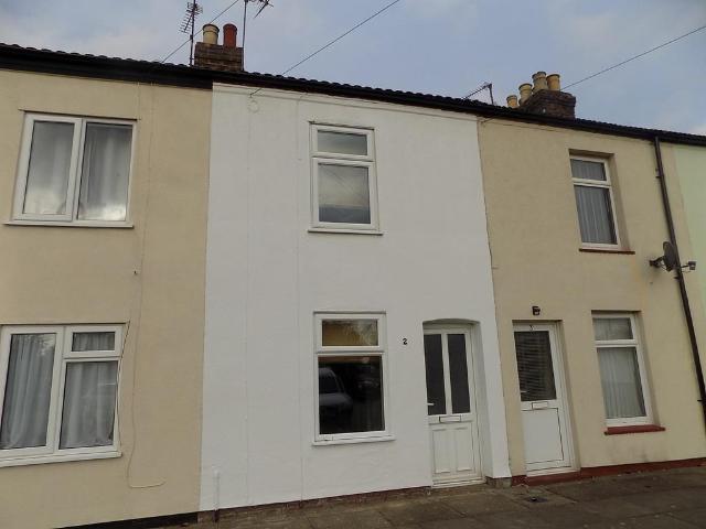 2 bedroom end of terrace house to rent