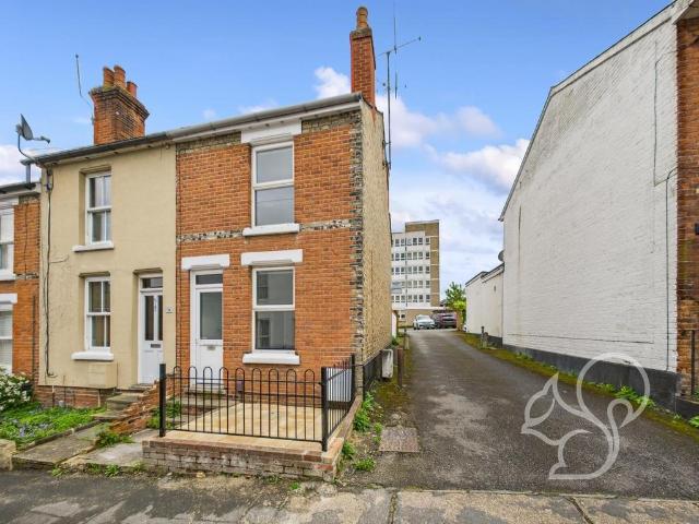 2 bedroom end of terrace house to rent