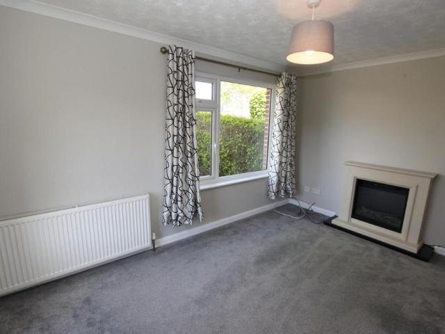 2 bedroom end of terrace house to rent