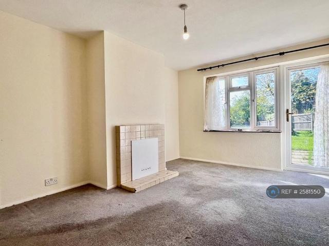 2 bedroom end of terrace house to rent