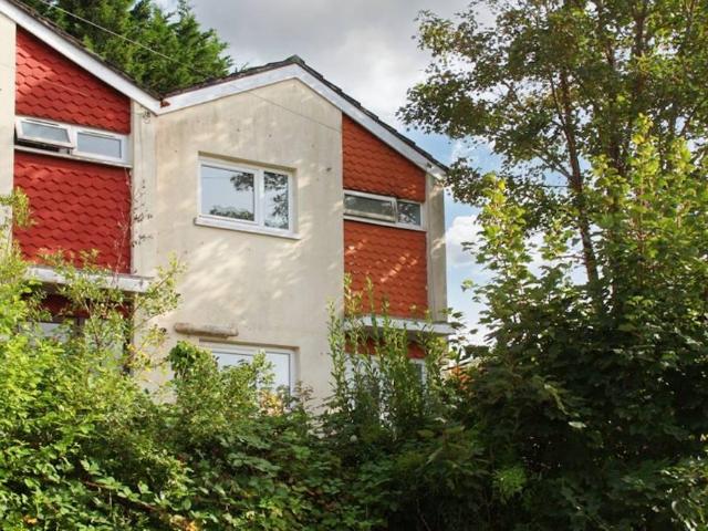 2 bedroom end of terrace house to rent