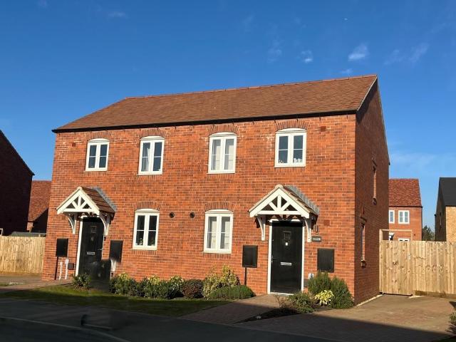 2 bedroom end of terrace house to rent