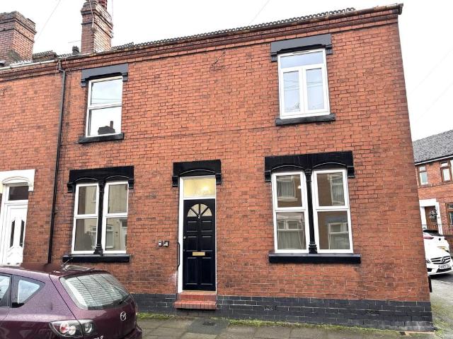 2 bedroom end of terrace house to rent