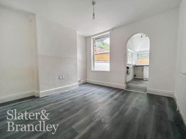 2 bedroom end of terrace house to rent