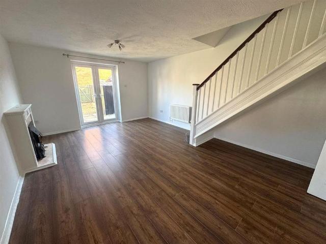2 bedroom end of terrace house to rent