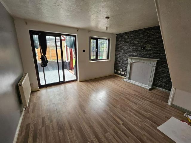 2 bedroom end of terrace house to rent