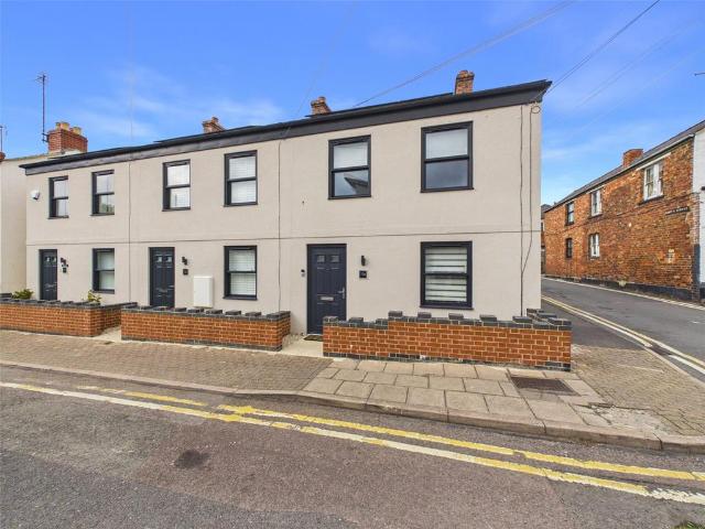 2 bedroom end of terrace house to rent