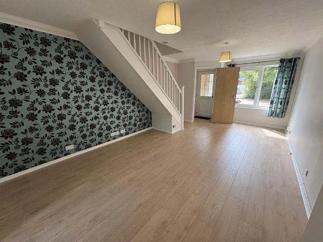 2 bedroom end of terrace house to rent