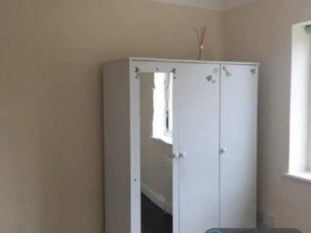 2 bedroom end of terrace house to rent