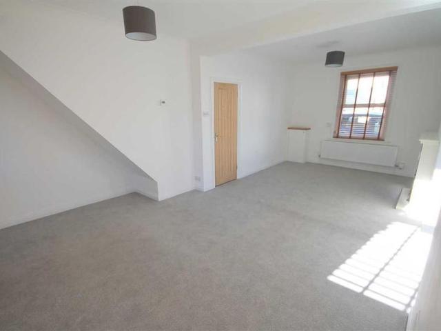 2 bedroom end of terrace house to rent