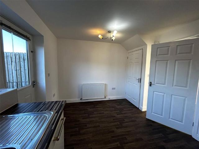2 bedroom end of terrace house to rent