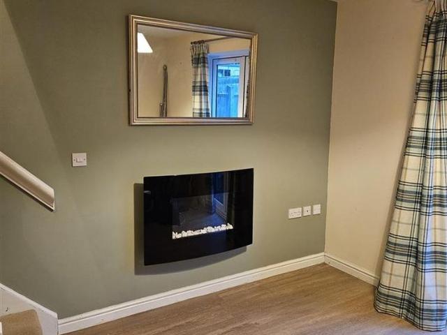 2 bedroom end of terrace house to rent