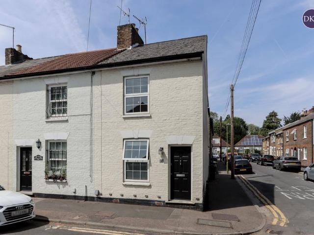 2 bedroom end of terrace house to rent
