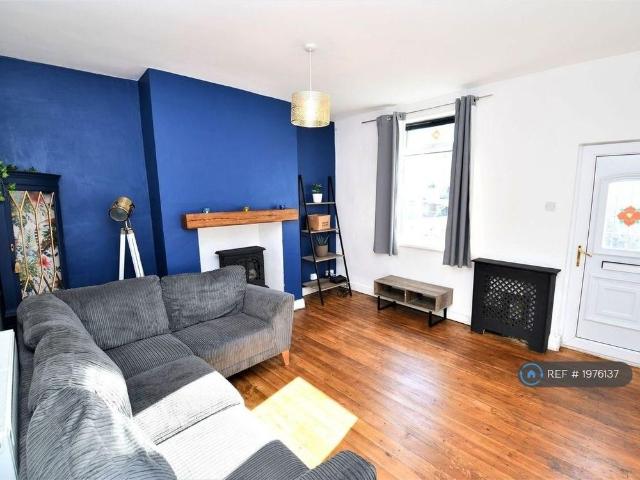 2 bedroom end of terrace house to rent