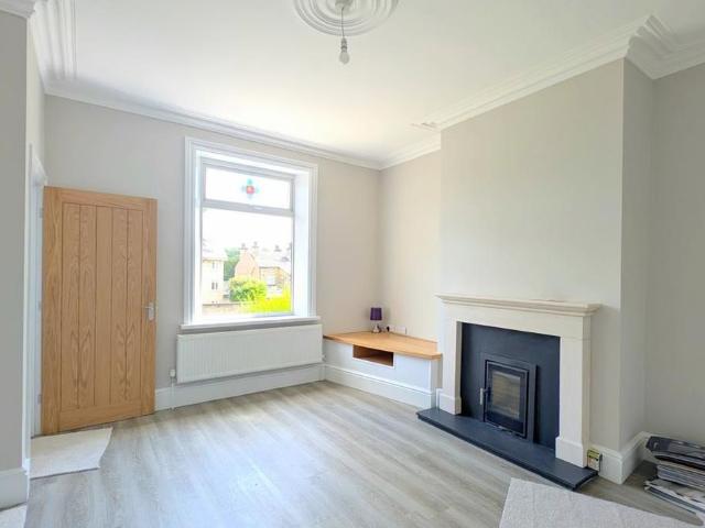 2 bedroom end of terrace house to rent