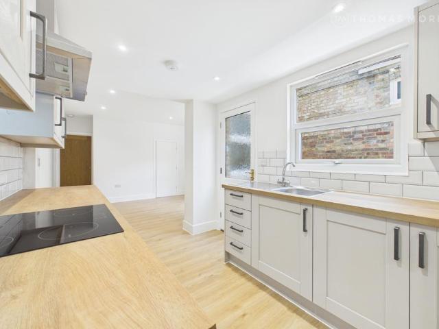 2 bedroom end of terrace house to rent
