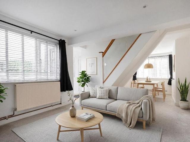 2 bedroom end of terrace house to rent