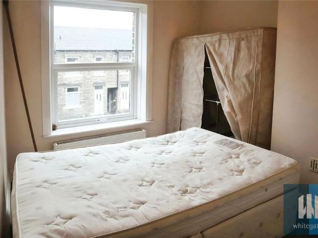 2 bedroom end of terrace house to rent