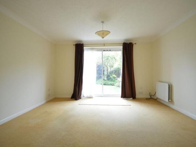 2 bedroom end of terrace house to rent