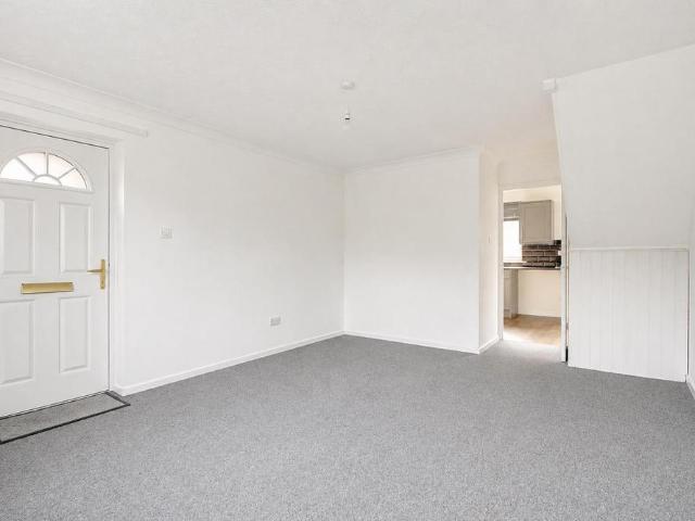 2 bedroom end of terrace house to rent