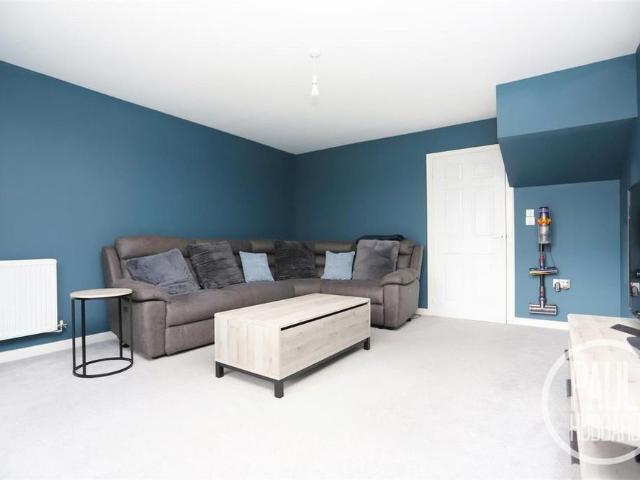 2 bedroom end of terrace house to rent