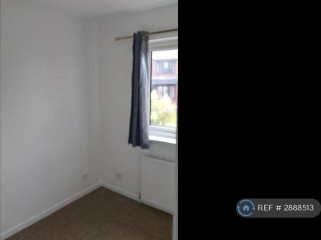 2 bedroom end of terrace house to rent