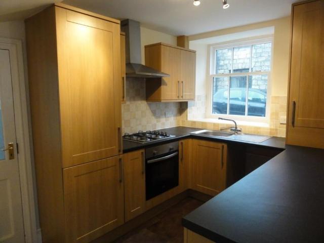 2 bedroom end of terrace house to rent