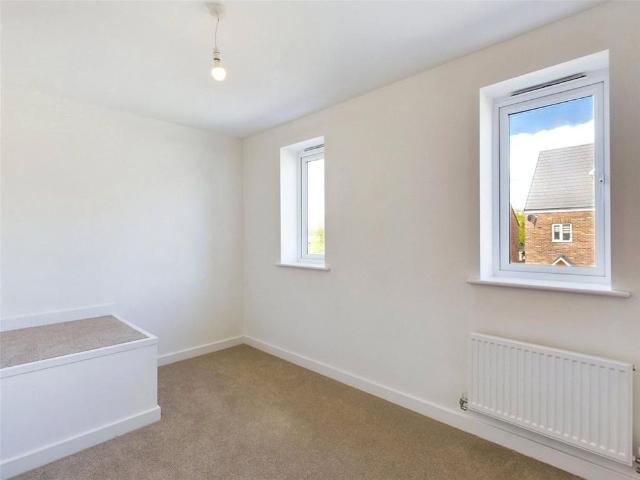 2 bedroom end of terrace house to rent