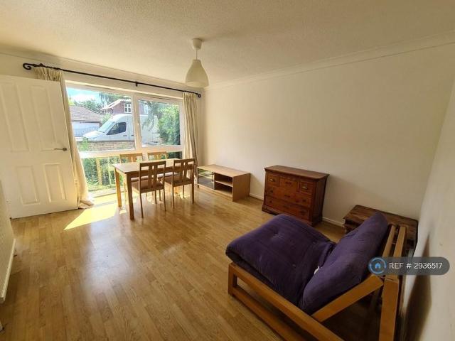 2 bedroom end of terrace house to rent