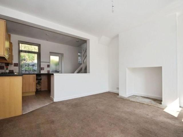 2 bedroom end of terrace house to rent