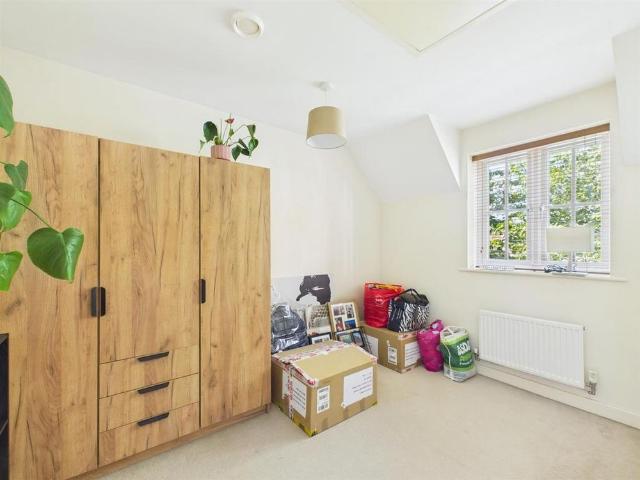 2 bedroom end of terrace house to rent