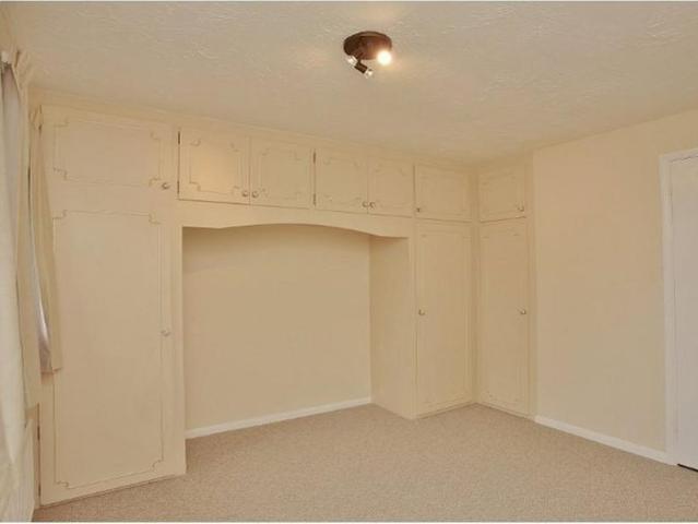 2 bedroom end of terrace house to rent
