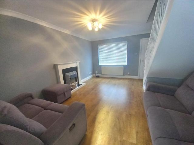 2 bedroom end of terrace house to rent