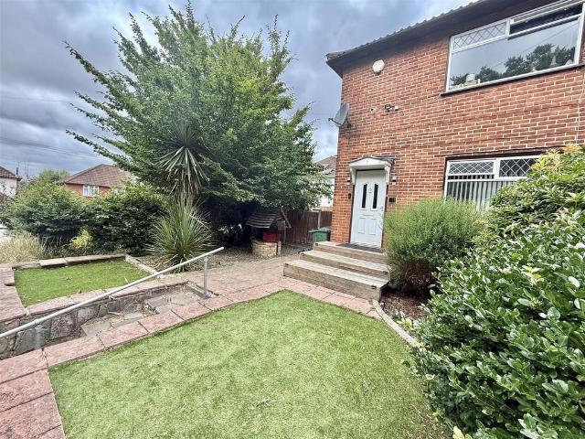 2 bedroom end of terrace house to rent