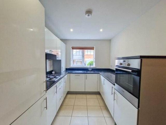 2 bedroom end of terrace house to rent