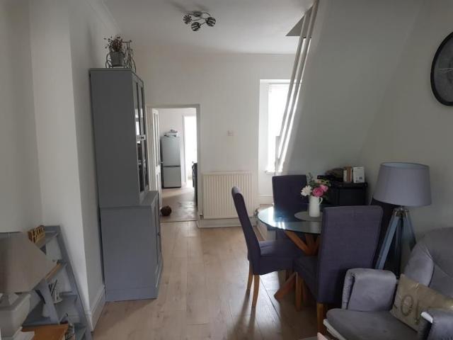 2 bedroom end of terrace house to rent